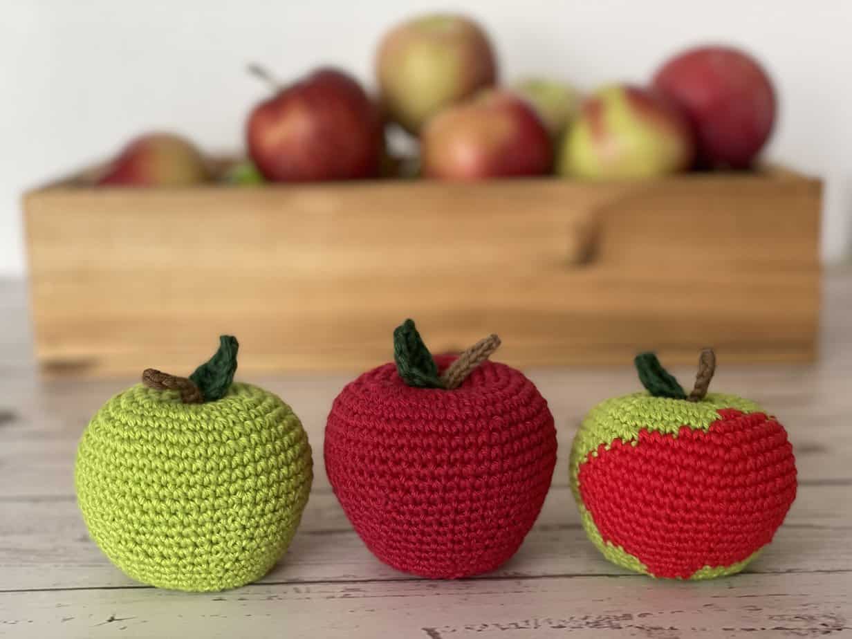 Crochet Apple Pattern: Free and Easy DIY Apple!
