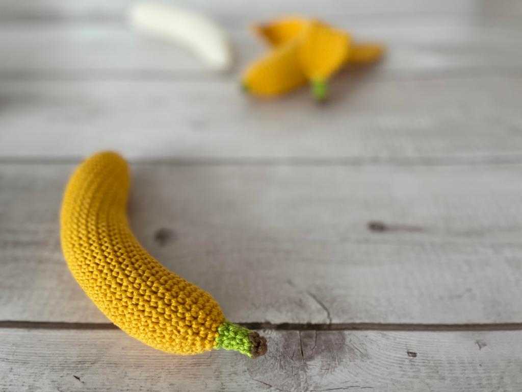 Banana Free Crochet Pattern 2 Ways: Peeled and Unpeeled