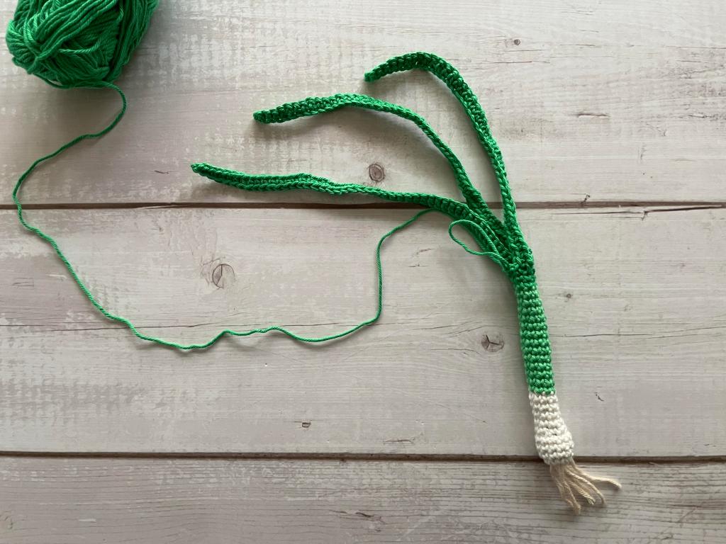 Green Onion Free Crochet Pattern + Video Tutorial - Off the Beaten Hook
