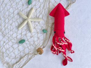 Squid Crochet Pattern: Free Pattern + Video Tutorial